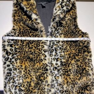 Cejon | Jackets & Coats | Vintage Cajon Faux Fur Animal Print Vest L ...